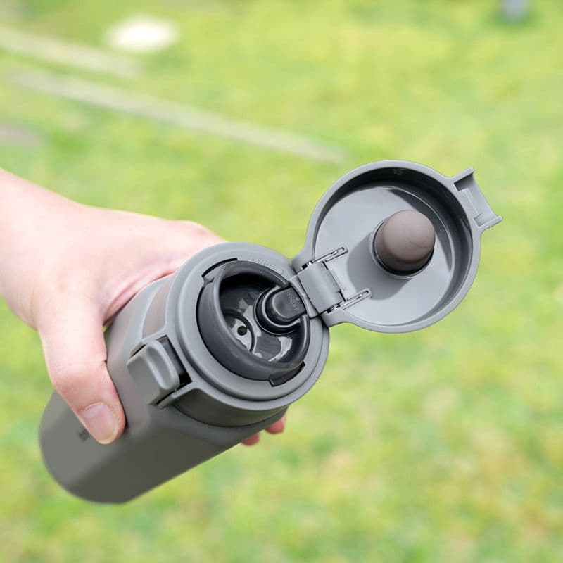 【CB JAPAN】日本 HOLMS質感 工業風 八角型 彈蓋式保溫瓶 460ml (2色可選) 附提帶隨身保溫瓶 - 鮮拾